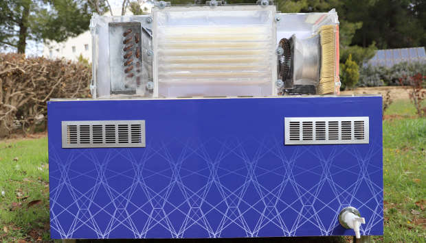 Molecular sponge soaks up water from desert air - Features - Nature ...